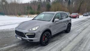 Grey Porsche Cayenne 2012 in Vilnius, with an engine capacity of 4.81 L and mileage of 290 thousand km for 14500 €, photo 4 on AUTOMOTO.COM.LV