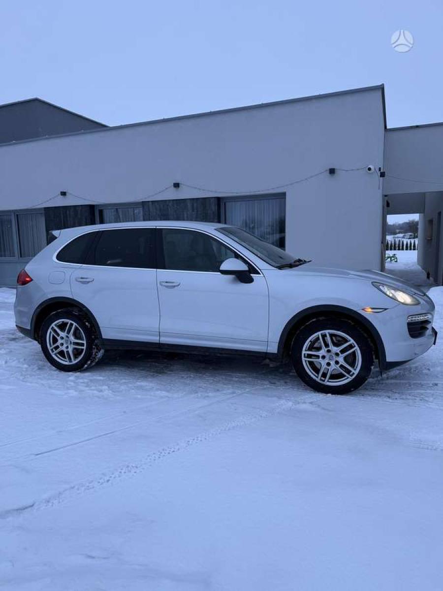 Pelēks Porsche Cayenne 2012 Alīta, ar dzinēja tilpumu 3.60 L un nobraukumu 290 tūkst. km par 9500 €, foto 3 vietnē AUTOMOTO.COM.LV