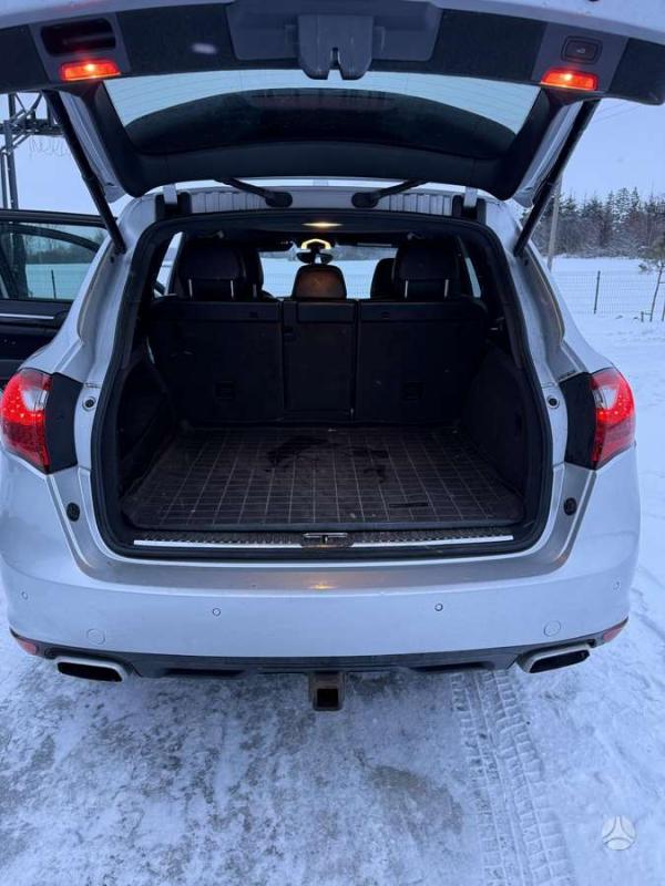 Pelēks Porsche Cayenne 2012 Alīta, ar dzinēja tilpumu 3.60 L un nobraukumu 290 tūkst. km par 9500 €, foto 9 vietnē AUTOMOTO.COM.LV