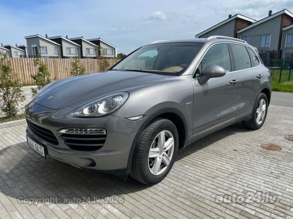 Pelēks Porsche Cayenne 2012 Tallina, ar dzinēja tilpumu 3.00 L un nobraukumu 255 tūkst. km par 15500 €, foto 1 vietnē AUTOMOTO.COM.LV