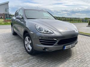 Grey Porsche Cayenne 2012 in Tallinn, with an engine capacity of 3.00 L and mileage of 255 thousand km for 15500 €, photo 5 on AUTOMOTO.COM.LV