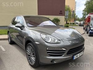 Grey Porsche Cayenne 2012 in Riga, with an engine capacity of 3.00 L and mileage of 322 thousand km for 15500 €, photo 3 on AUTOMOTO.COM.LV