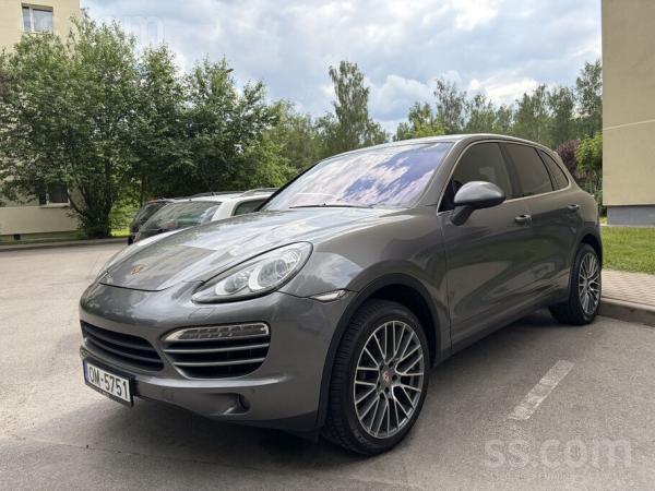 Pelēks Porsche Cayenne 2012 Rīga, ar dzinēja tilpumu 3.00 L un nobraukumu 322 tūkst. km par 15500 €, foto 3 vietnē AUTOMOTO.COM.LV
