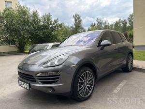 Grey Porsche Cayenne 2012 in Riga, with an engine capacity of 3.00 L and mileage of 322 thousand km for 15500 €, photo 4 on AUTOMOTO.COM.LV