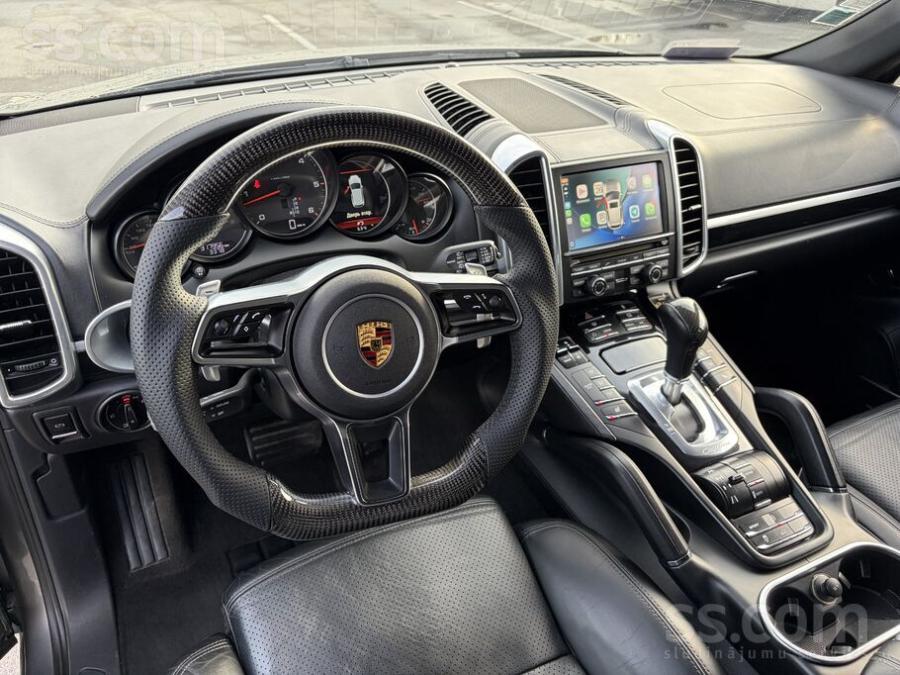 Grey Porsche Cayenne 2012 in Riga, with an engine capacity of 3.00 L and mileage of 322 thousand km for 15500 €, photo 13 on AUTOMOTO.COM.LV
