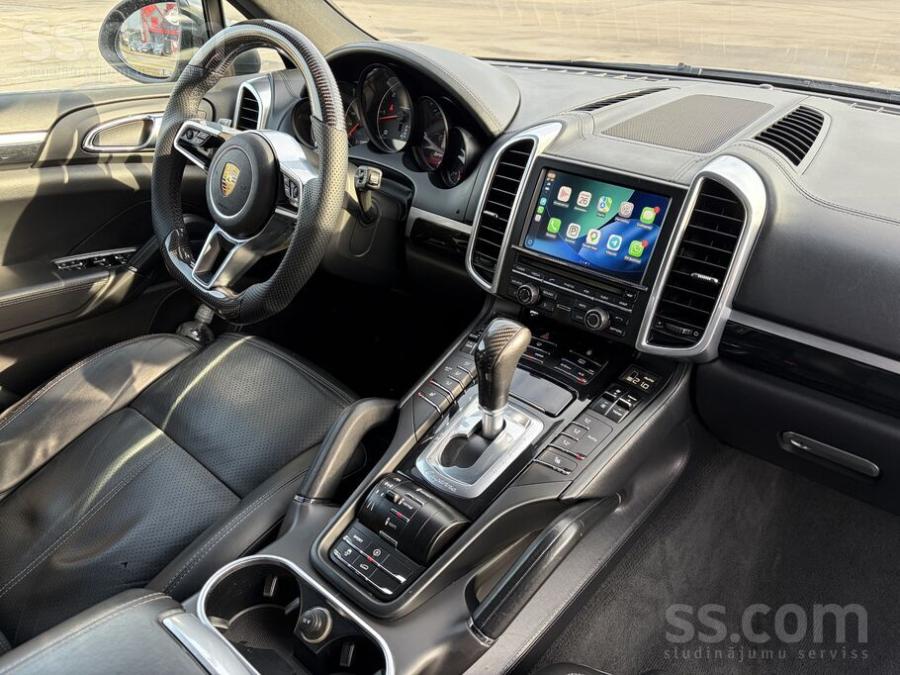 Grey Porsche Cayenne 2012 in Riga, with an engine capacity of 3.00 L and mileage of 322 thousand km for 15500 €, photo 14 on AUTOMOTO.COM.LV