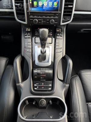 Grey Porsche Cayenne 2012 in Riga, with an engine capacity of 3.00 L and mileage of 322 thousand km for 15500 €, photo 15 on AUTOMOTO.COM.LV