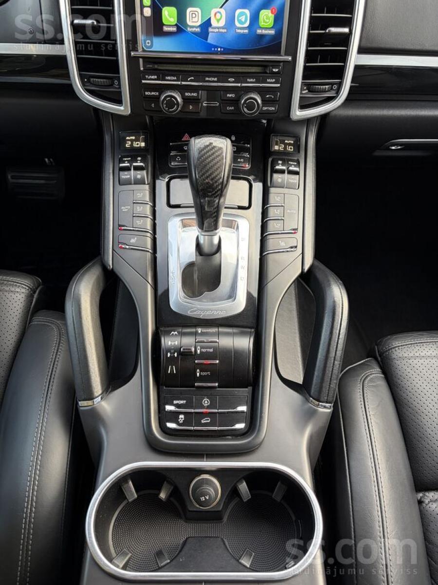 Grey Porsche Cayenne 2012 in Riga, with an engine capacity of 3.00 L and mileage of 322 thousand km for 15500 €, photo 15 on AUTOMOTO.COM.LV