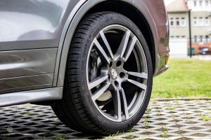 Grey Porsche Cayenne 2012 in Klaipeda, with an engine capacity of 2.97 L and mileage of 319 thousand km for 15999 €, photo 7 on AUTOMOTO.COM.LV