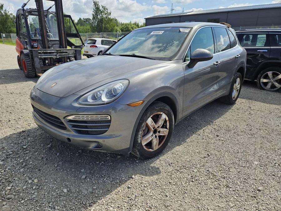 Grey Porsche Cayenne 2012 in Siauliai, with an engine capacity of 3.60 L and mileage of 345 thousand km for 6050 €, photo 3 on AUTOMOTO.COM.LV