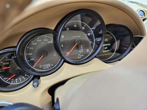 Grey Porsche Cayenne 2012 in Siauliai, with an engine capacity of 3.60 L and mileage of 345 thousand km for 6050 €, photo 10 on AUTOMOTO.COM.LV