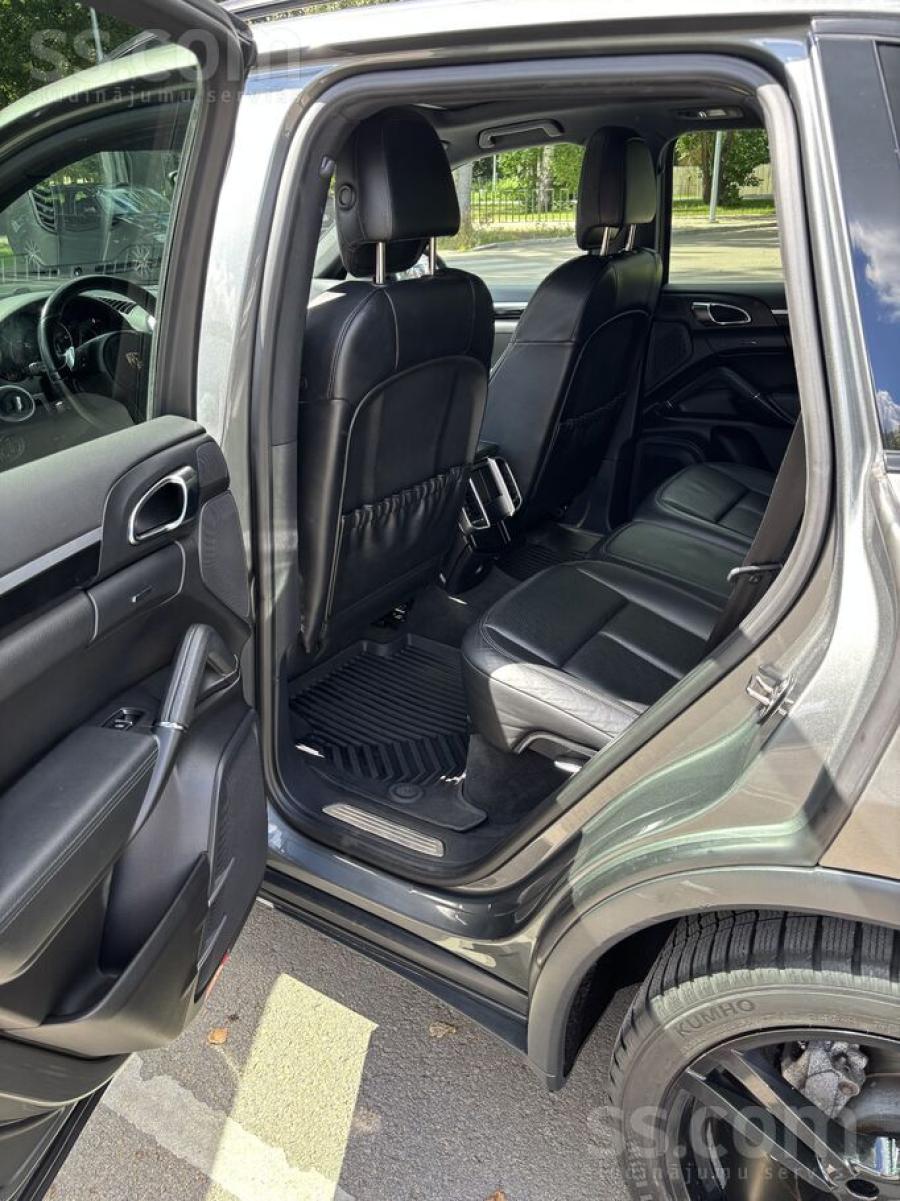 Pelēks Porsche Cayenne 2013 Rīga, ar dzinēja tilpumu 3.00 L un nobraukumu 256 tūkst. km par 20800 €, foto 9 vietnē AUTOMOTO.COM.LV