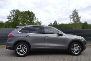 Pelēks Porsche Cayenne 2013 Viļņa, ar dzinēja tilpumu 4.81 L un nobraukumu 205 tūkst. km par 13000 €, foto 6 vietnē AUTOMOTO.COM.LV