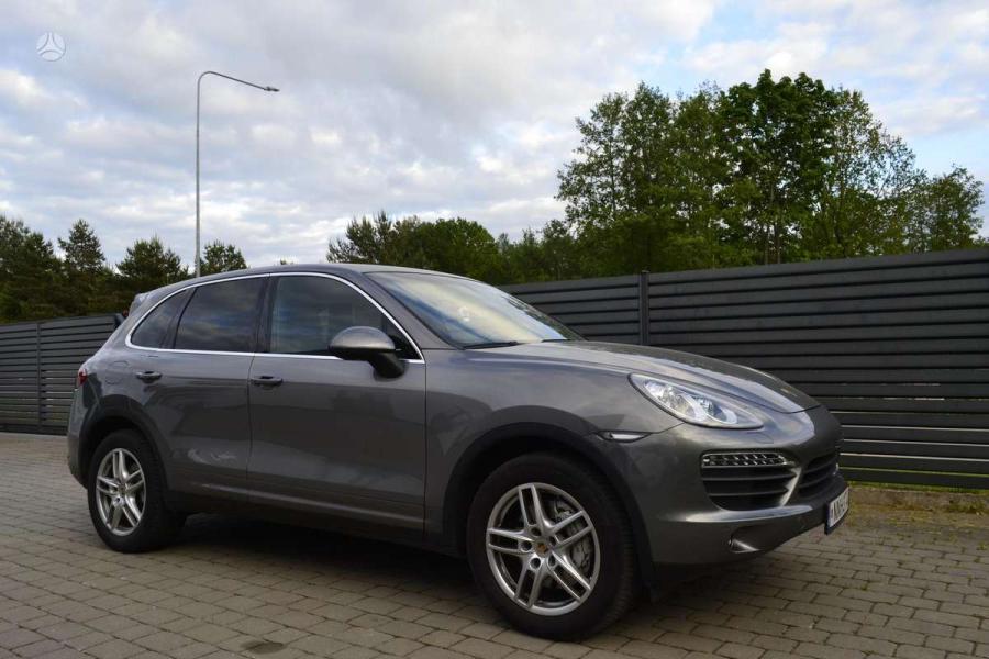 Pelēks Porsche Cayenne 2013 Viļņa, ar dzinēja tilpumu 4.81 L un nobraukumu 205 tūkst. km par 13000 €, foto 8 vietnē AUTOMOTO.COM.LV