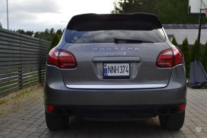 Pelēks Porsche Cayenne 2013 Viļņa, ar dzinēja tilpumu 4.81 L un nobraukumu 205 tūkst. km par 13000 €, foto 13 vietnē AUTOMOTO.COM.LV