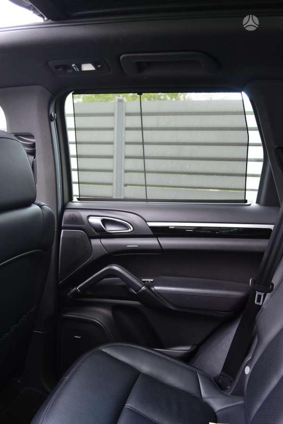 Pelēks Porsche Cayenne 2013 Viļņa, ar dzinēja tilpumu 4.81 L un nobraukumu 205 tūkst. km par 13000 €, foto 27 vietnē AUTOMOTO.COM.LV