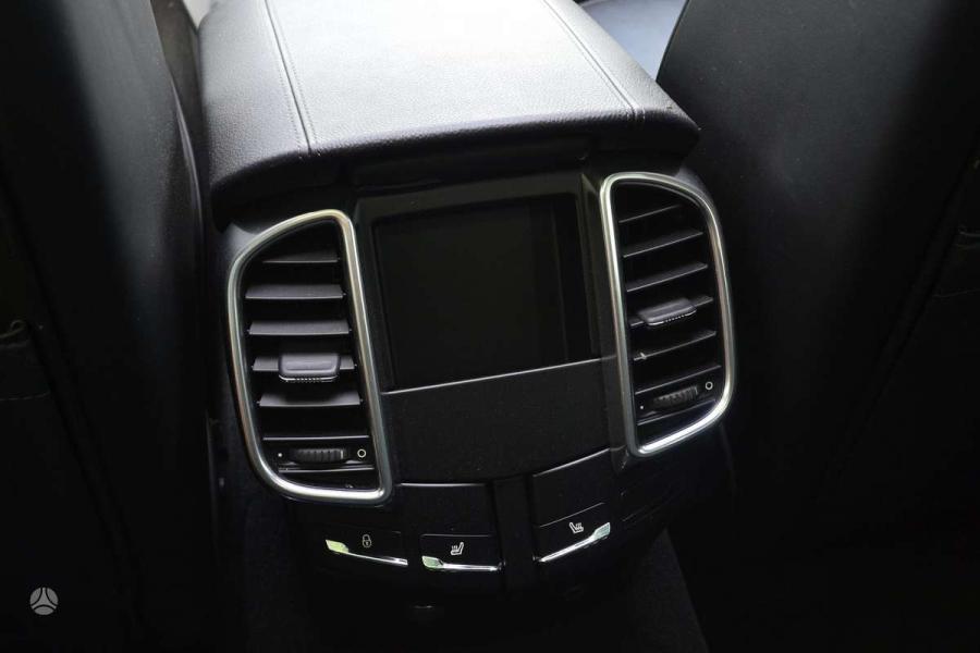 Pelēks Porsche Cayenne 2013 Viļņa, ar dzinēja tilpumu 4.81 L un nobraukumu 205 tūkst. km par 13000 €, foto 29 vietnē AUTOMOTO.COM.LV