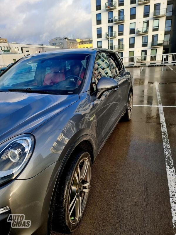 Pelēks Porsche Cayenne 2015 Viļņa, ar dzinēja tilpumu 3.00 L un nobraukumu 243 tūkst. km par 23000 €, foto 6 vietnē AUTOMOTO.COM.LV