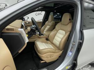 Grey Porsche Cayenne 2015 in Avizieniai, with an engine capacity of 3.00 L and mileage of 174 thousand km for 19900 €, photo 29 on AUTOMOTO.COM.LV