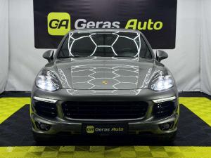 Pelēks Porsche Cayenne 2015 Viļņa, ar dzinēja tilpumu 3.00 L un nobraukumu 206 tūkst. km par 25990 €, foto 2 vietnē AUTOMOTO.COM.LV