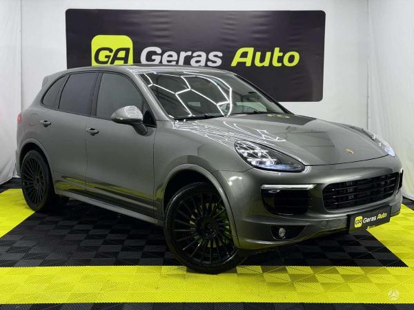 Pelēks Porsche Cayenne 2015 Viļņa, ar dzinēja tilpumu 3.00 L un nobraukumu 206 tūkst. km par 25990 €, foto 3 vietnē AUTOMOTO.COM.LV