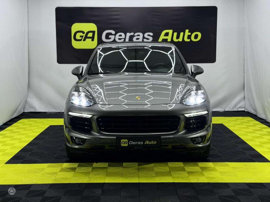 Pelēks Porsche Cayenne 2015 Viļņa, ar dzinēja tilpumu 3.00 L un nobraukumu 206 tūkst. km par 25990 €, foto 7 vietnē AUTOMOTO.COM.LV