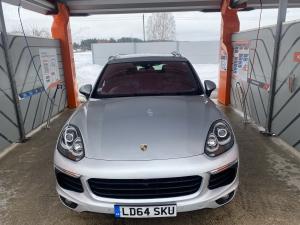 Grey Porsche Cayenne 2015 in Utena, with an engine capacity of 4.10 L and mileage of 68 thousand km for 12500 €, photo 3 on AUTOMOTO.COM.LV