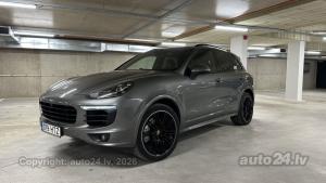 Grey Porsche Cayenne 2015 in Tallinn, with an engine capacity of 4.10 L and mileage of 204 thousand km for 29999 €, photo  on AUTOMOTO.COM.LV