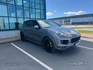 Pelēks Porsche Cayenne 2015 Tallina, ar dzinēja tilpumu 3.00 L un nobraukumu 196 tūkst. km par 28000 €, foto  vietnē AUTOMOTO.COM.LV