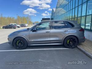 Pelēks Porsche Cayenne 2015 Tallina, ar dzinēja tilpumu 3.00 L un nobraukumu 196 tūkst. km par 28000 €, foto 4 vietnē AUTOMOTO.COM.LV