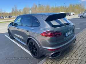 Pelēks Porsche Cayenne 2015 Tallina, ar dzinēja tilpumu 3.00 L un nobraukumu 196 tūkst. km par 28000 €, foto 5 vietnē AUTOMOTO.COM.LV