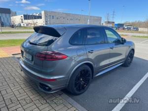 Pelēks Porsche Cayenne 2015 Tallina, ar dzinēja tilpumu 3.00 L un nobraukumu 196 tūkst. km par 28000 €, foto 6 vietnē AUTOMOTO.COM.LV