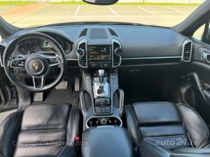 Pelēks Porsche Cayenne 2015 Tallina, ar dzinēja tilpumu 3.00 L un nobraukumu 196 tūkst. km par 28000 €, foto 8 vietnē AUTOMOTO.COM.LV