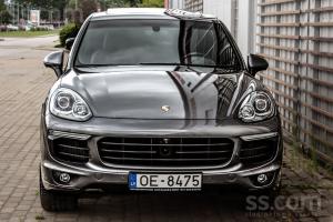 Grey Porsche Cayenne 2015 in Riga, with an engine capacity of 3.00 L and mileage of 0 thousand km for 22900 €, photo 3 on AUTOMOTO.COM.LV