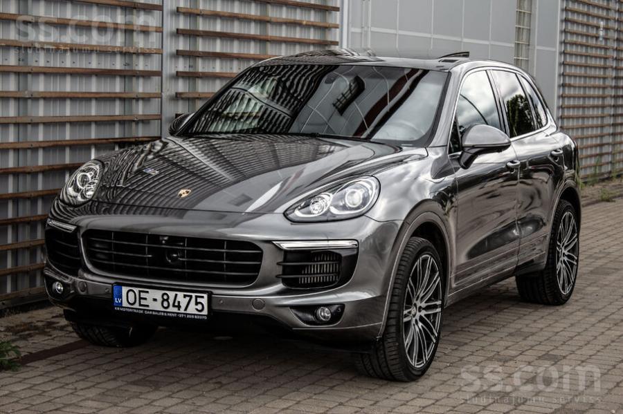 Grey Porsche Cayenne 2015 in Riga, with an engine capacity of 3.00 L and mileage of 0 thousand km for 22900 €, photo 4 on AUTOMOTO.COM.LV