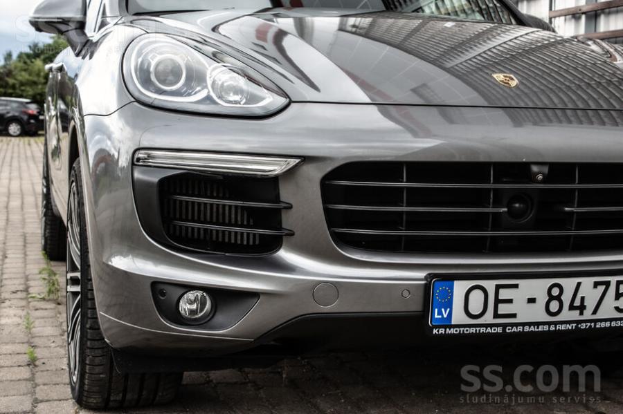 Grey Porsche Cayenne 2015 in Riga, with an engine capacity of 3.00 L and mileage of 0 thousand km for 22900 €, photo 8 on AUTOMOTO.COM.LV