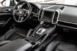 Grey Porsche Cayenne 2015 in Riga, with an engine capacity of 3.00 L and mileage of 0 thousand km for 22900 €, photo 12 on AUTOMOTO.COM.LV