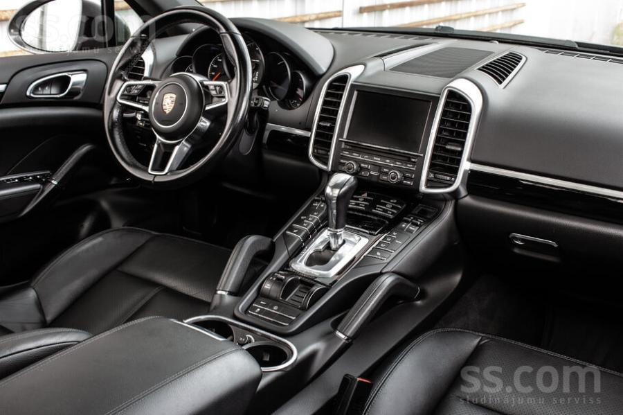 Grey Porsche Cayenne 2015 in Riga, with an engine capacity of 3.00 L and mileage of 0 thousand km for 22900 €, photo 12 on AUTOMOTO.COM.LV