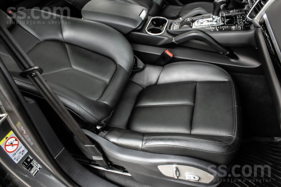 Grey Porsche Cayenne 2015 in Riga, with an engine capacity of 3.00 L and mileage of 0 thousand km for 22900 €, photo 15 on AUTOMOTO.COM.LV
