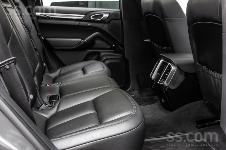 Grey Porsche Cayenne 2015 in Riga, with an engine capacity of 3.00 L and mileage of 0 thousand km for 22900 €, photo 18 on AUTOMOTO.COM.LV