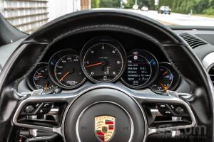 Grey Porsche Cayenne 2015 in Riga, with an engine capacity of 3.00 L and mileage of 0 thousand km for 22900 €, photo 23 on AUTOMOTO.COM.LV