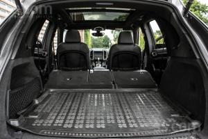 Grey Porsche Cayenne 2015 in Riga, with an engine capacity of 3.00 L and mileage of 0 thousand km for 22900 €, photo 27 on AUTOMOTO.COM.LV