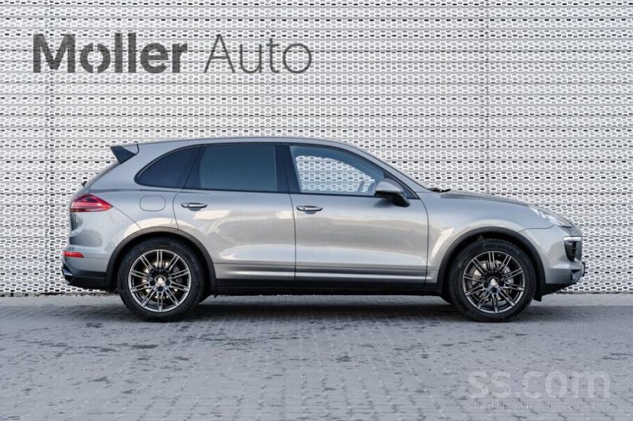 Grey Porsche Cayenne 2015 in Riga, with an engine capacity of 3.00 L and mileage of 180 thousand km for 26000 €, photo 6 on AUTOMOTO.COM.LV
