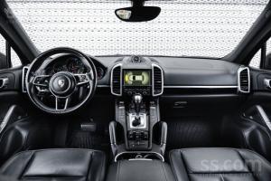 Grey Porsche Cayenne 2015 in Riga, with an engine capacity of 3.00 L and mileage of 180 thousand km for 26000 €, photo 7 on AUTOMOTO.COM.LV