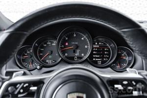 Grey Porsche Cayenne 2015 in Riga, with an engine capacity of 3.00 L and mileage of 180 thousand km for 26000 €, photo 12 on AUTOMOTO.COM.LV