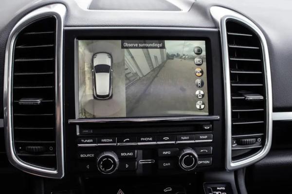 Grey Porsche Cayenne 2015 in Riga, with an engine capacity of 3.00 L and mileage of 125 thousand km for 22900 €, photo 9 on AUTOMOTO.COM.LV