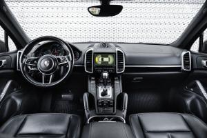 Pelēks Porsche Cayenne 2015 Mārupe, ar dzinēja tilpumu 3.00 L un nobraukumu 180 tūkst. km par 24400 €, foto 7 vietnē AUTOMOTO.COM.LV