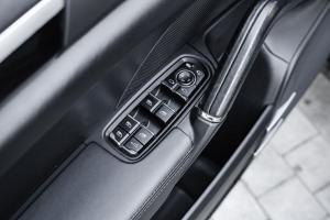 Pelēks Porsche Cayenne 2015 Mārupe, ar dzinēja tilpumu 3.00 L un nobraukumu 180 tūkst. km par 24400 €, foto 8 vietnē AUTOMOTO.COM.LV
