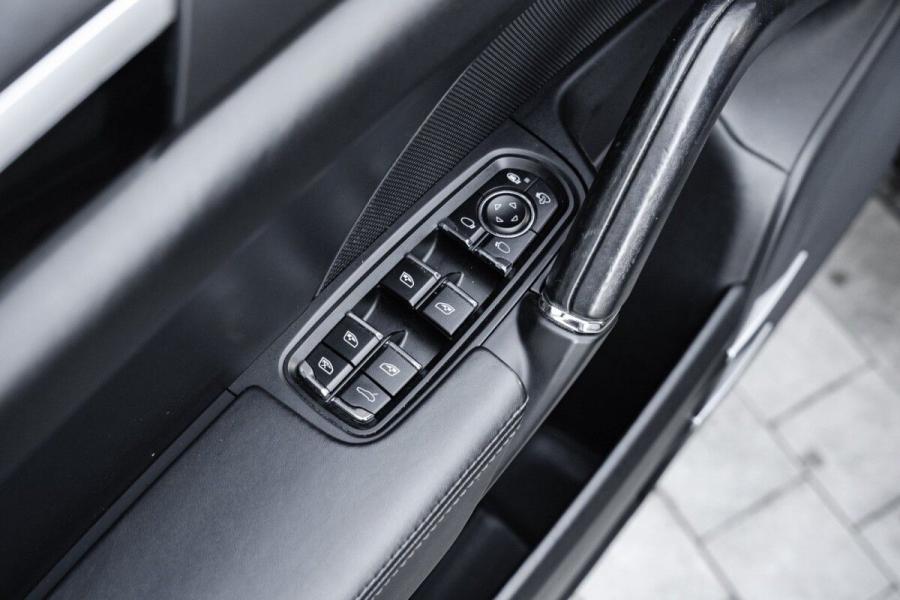 Pelēks Porsche Cayenne 2015 Mārupe, ar dzinēja tilpumu 3.00 L un nobraukumu 180 tūkst. km par 24400 €, foto 8 vietnē AUTOMOTO.COM.LV