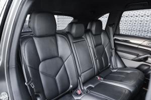 Pelēks Porsche Cayenne 2015 Mārupe, ar dzinēja tilpumu 3.00 L un nobraukumu 180 tūkst. km par 24400 €, foto 17 vietnē AUTOMOTO.COM.LV
